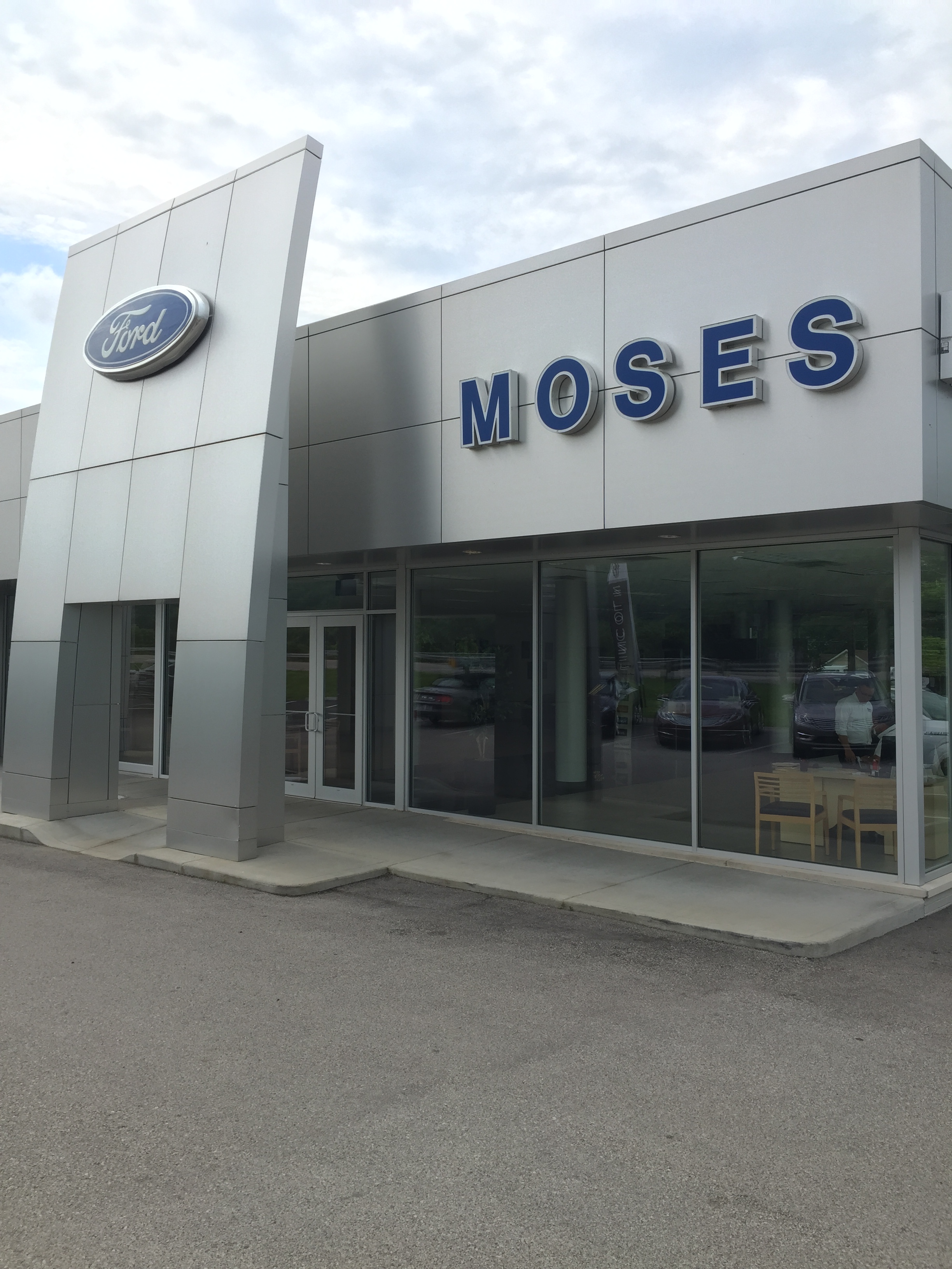 Moses Ford Lincoln in Saint Albans, WV | 25 Cars Available | Autotrader