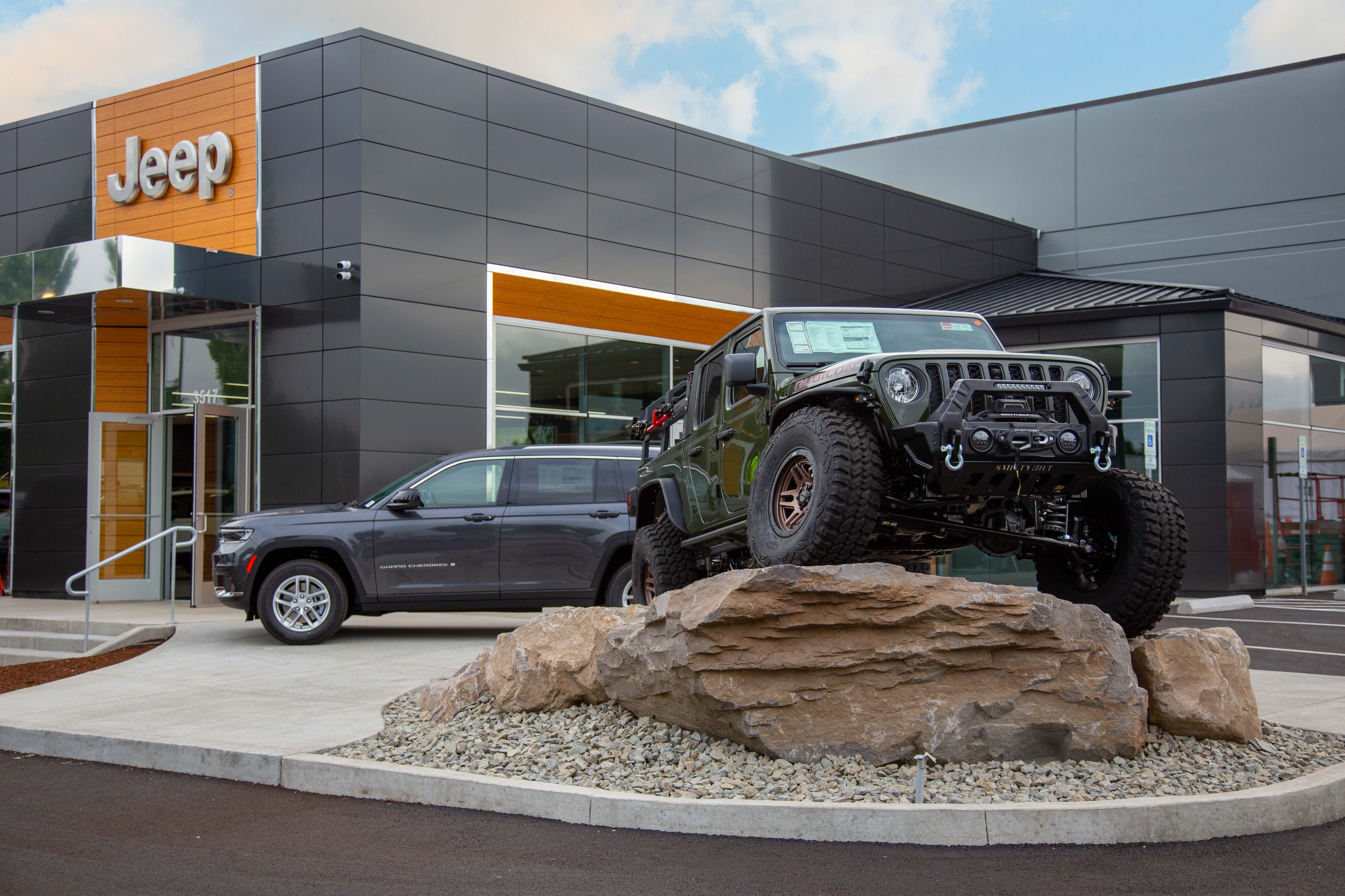Dick Hannah CDJR in Vancouver, WA | 501 Cars Available | Autotrader