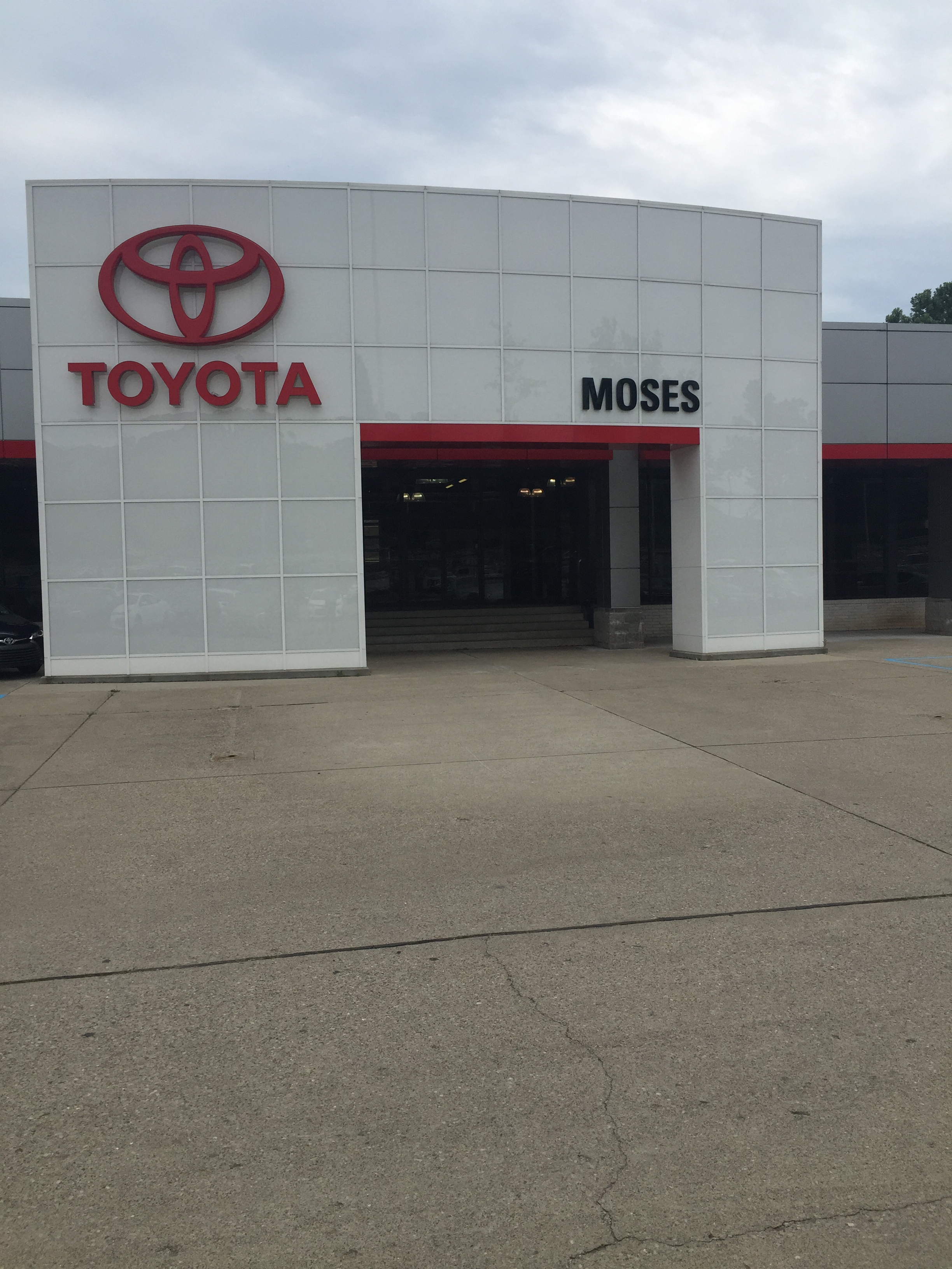 Moses Toyota in Saint Albans, WV | Rated 5 Stars | Kelley Blue Book
