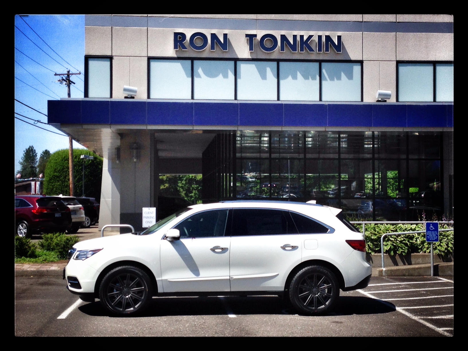 Ron Tonkin Acura in Portland, OR | Rated 5 Stars | Kelley Blue Book
