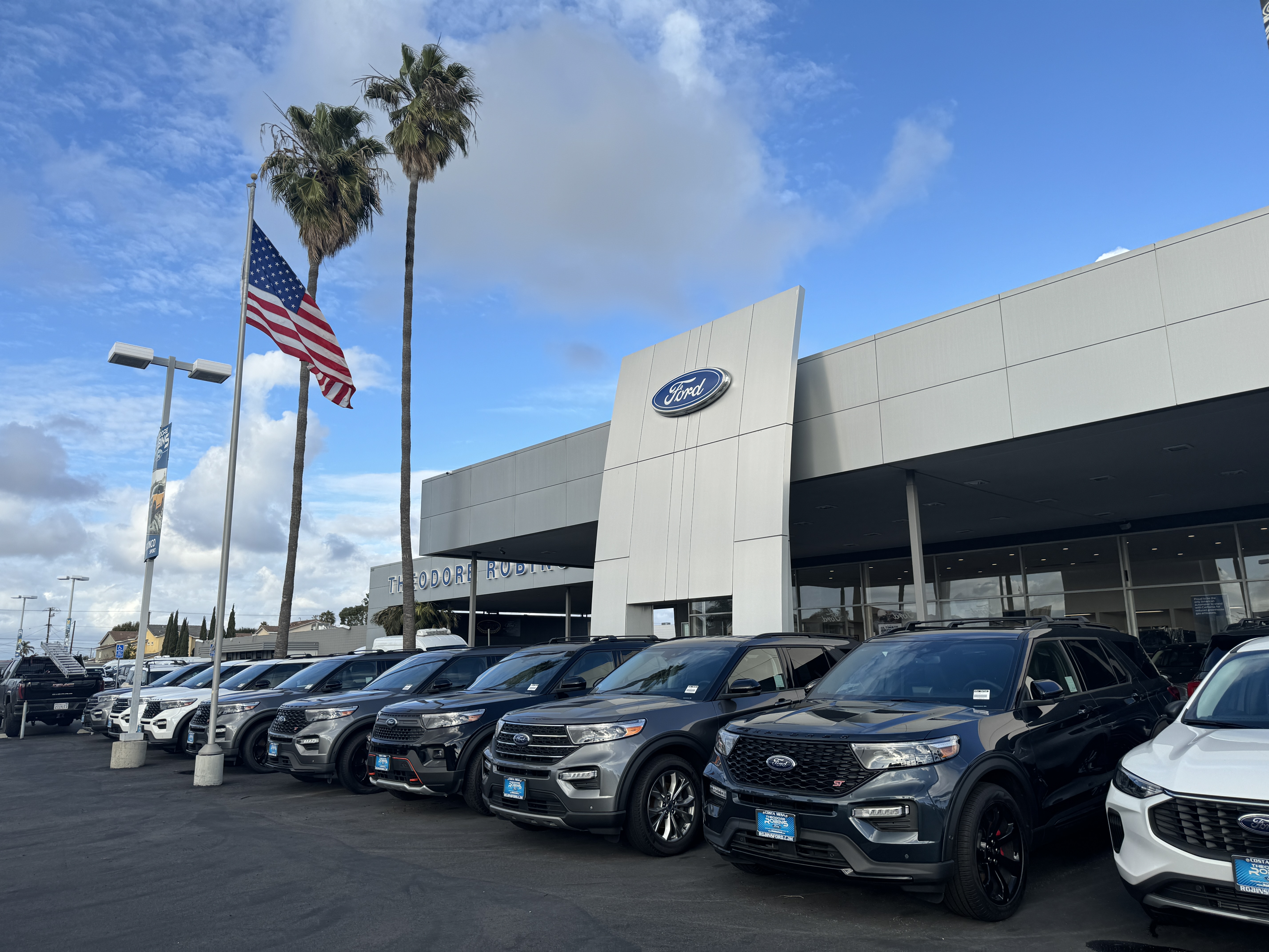 Theodore Robins Ford in Costa Mesa, CA | 18 Cars Available | Autotrader