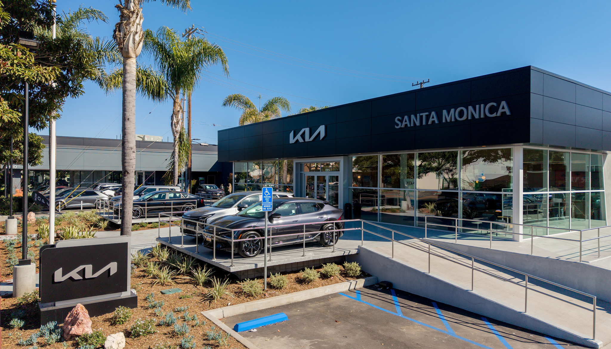 Kia Santa Monica in Santa Monica, CA | Rated 4.7 Stars | Kelley Blue Book