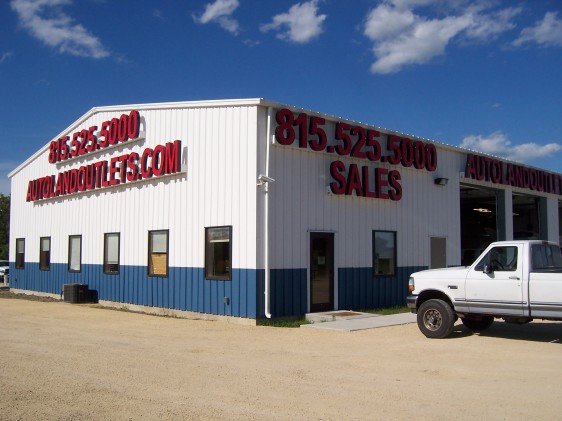 Autoland Outlets in Roscoe, IL | Rated 4.3 Stars | Kelley Blue Book