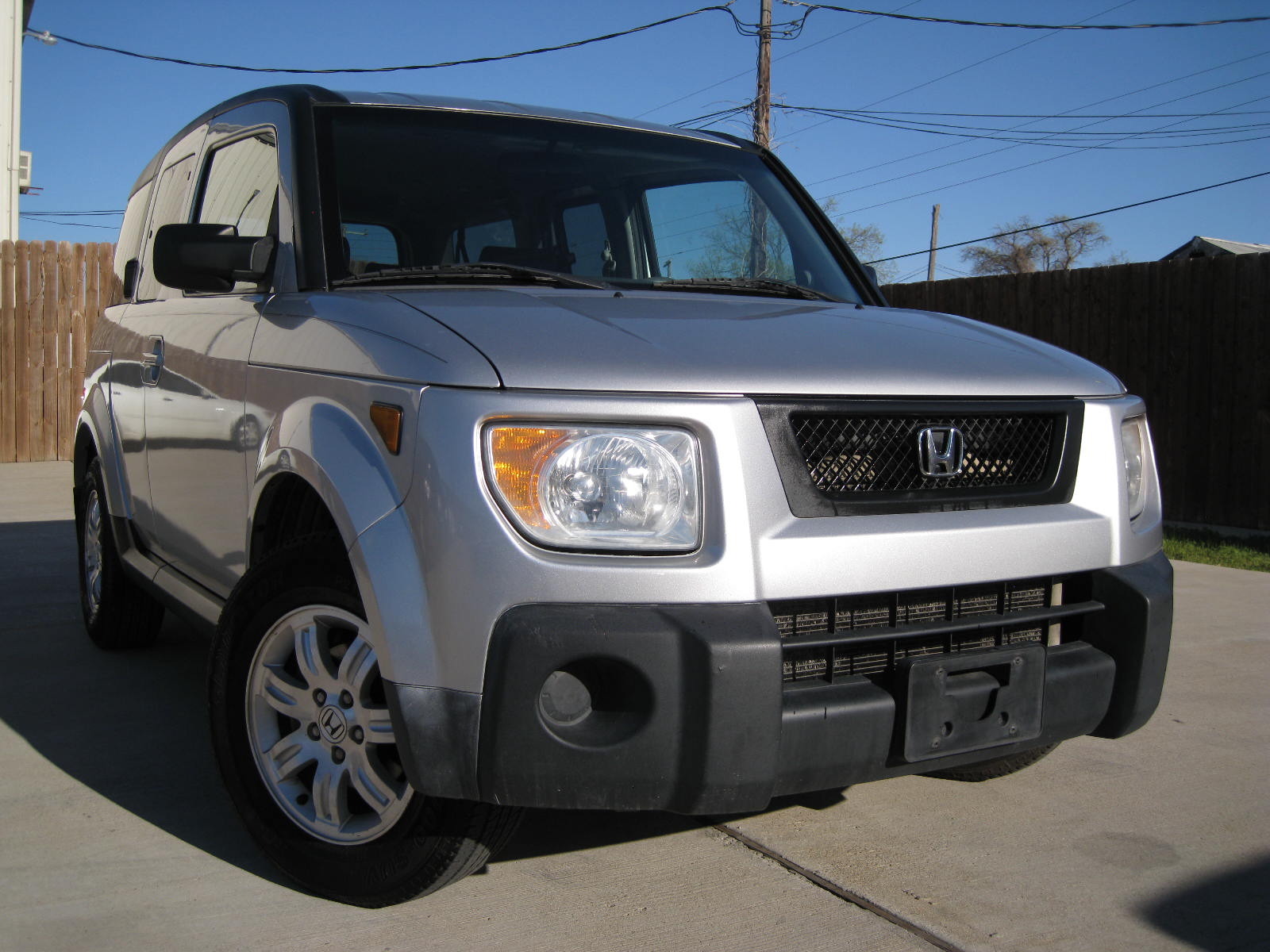 Silver Honda Element