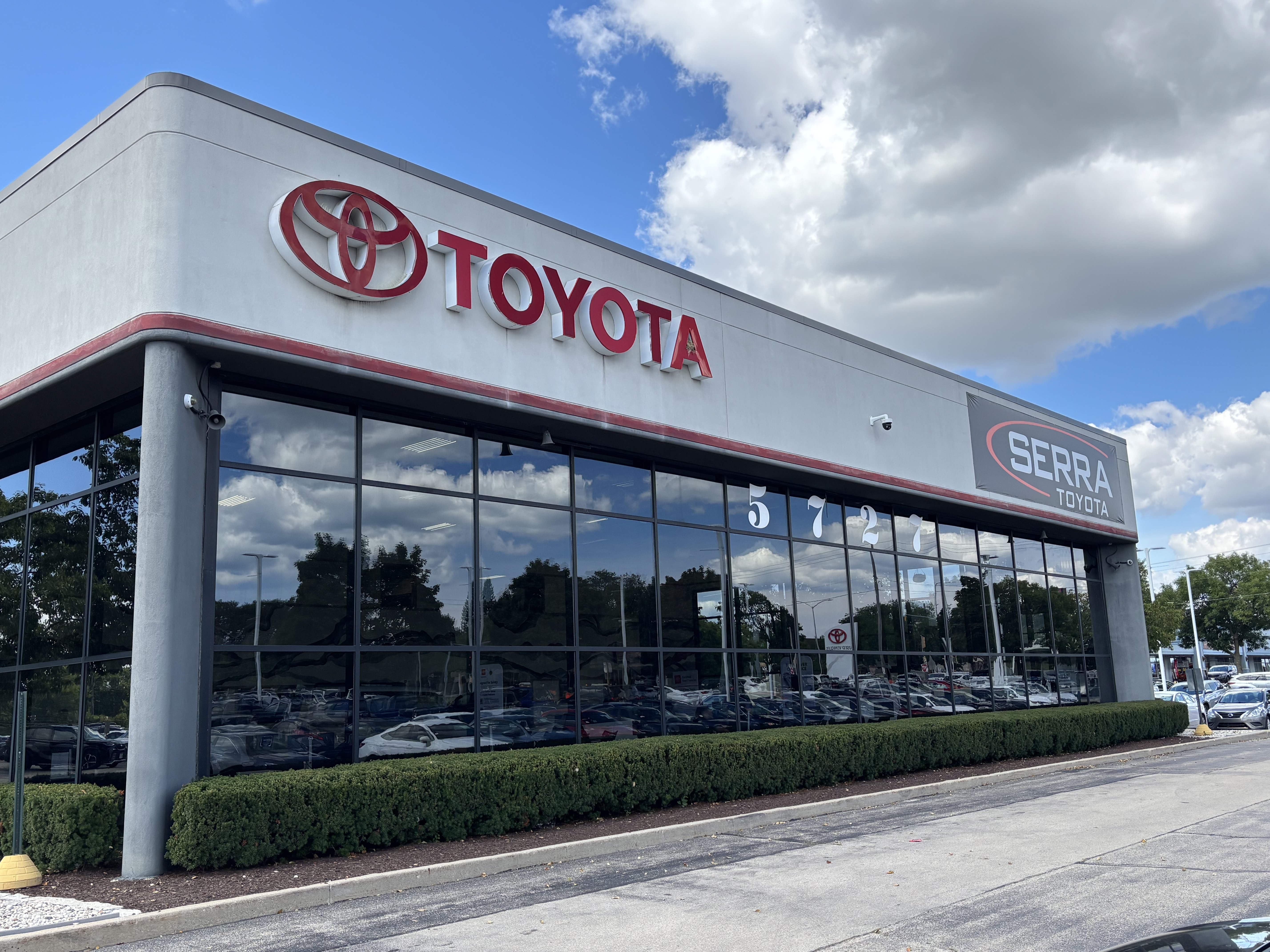 Serra Toyota in Milwaukee, WI | 356 Cars Available | Autotrader