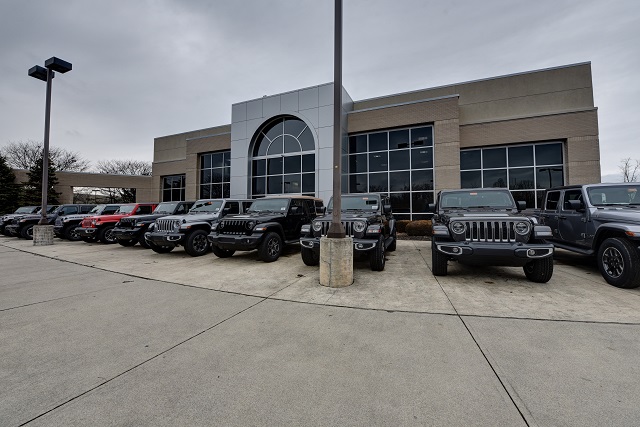Crown Chrysler Jeep Dodge in Dublin, OH | Rated 5 Stars | Kelley Blue Book