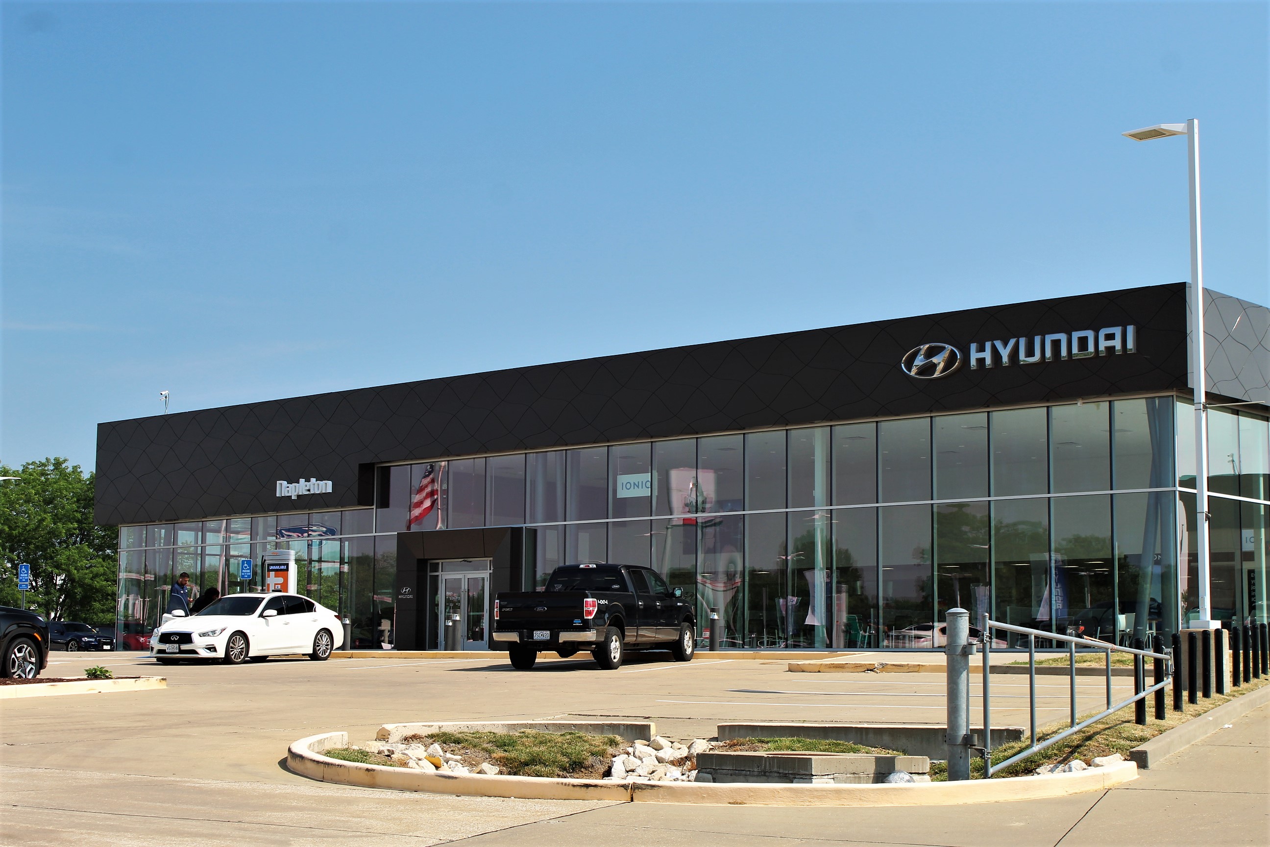 Napleton Hyundai in Hazelwood, MO | Rated 4.6 Stars | Kelley Blue Book