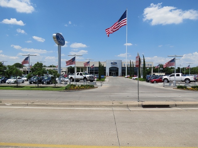 Russell & Smith Ford in Houston, TX | Rated 4.3 Stars | Kelley Blue Book