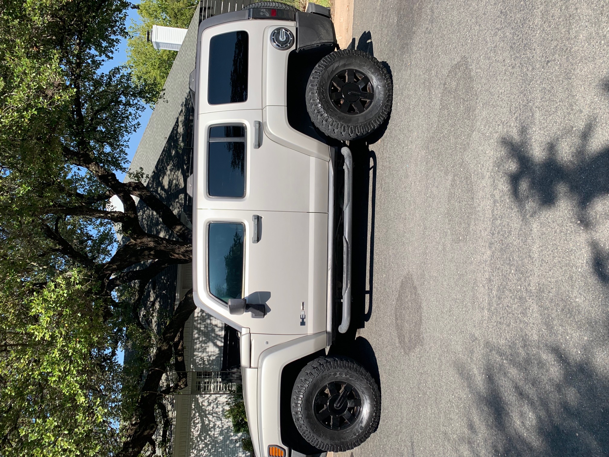 Hummer H3 Lifted White