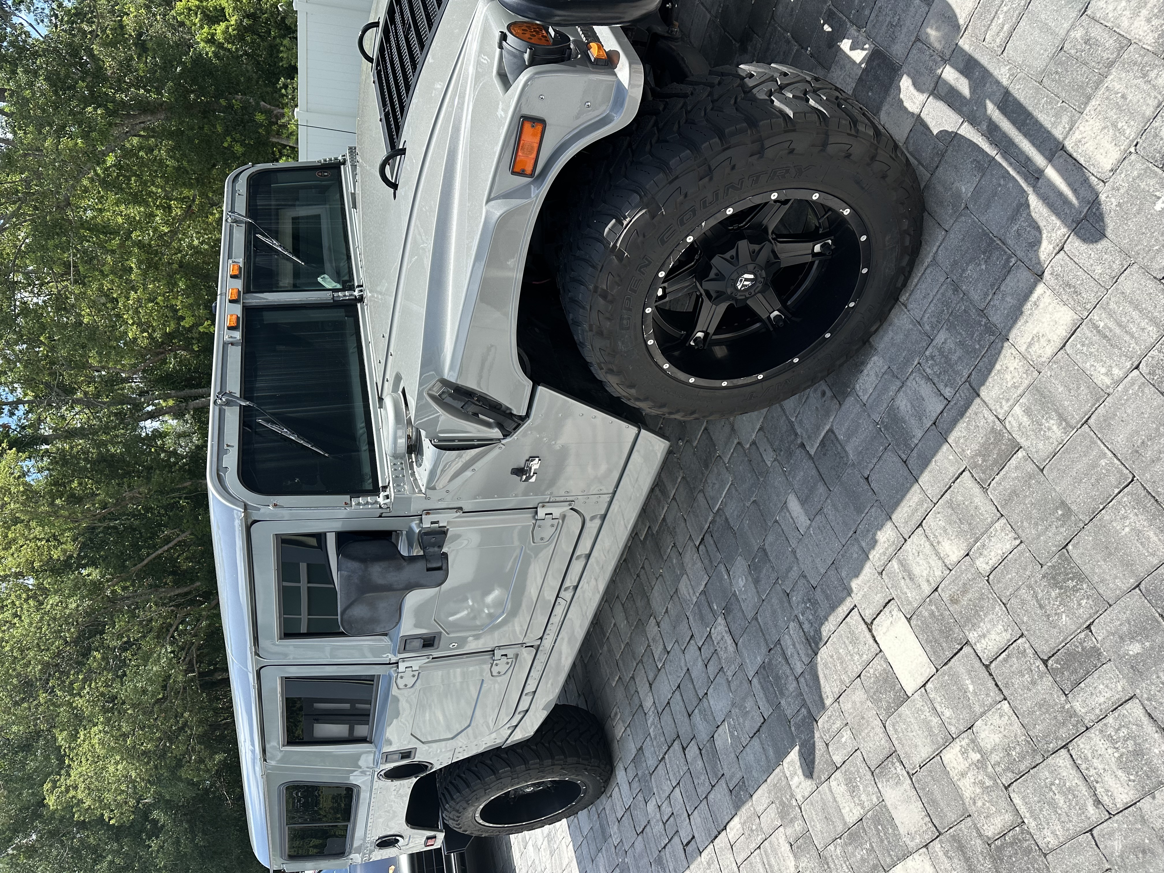 Hummer H1 2002 Catalog
