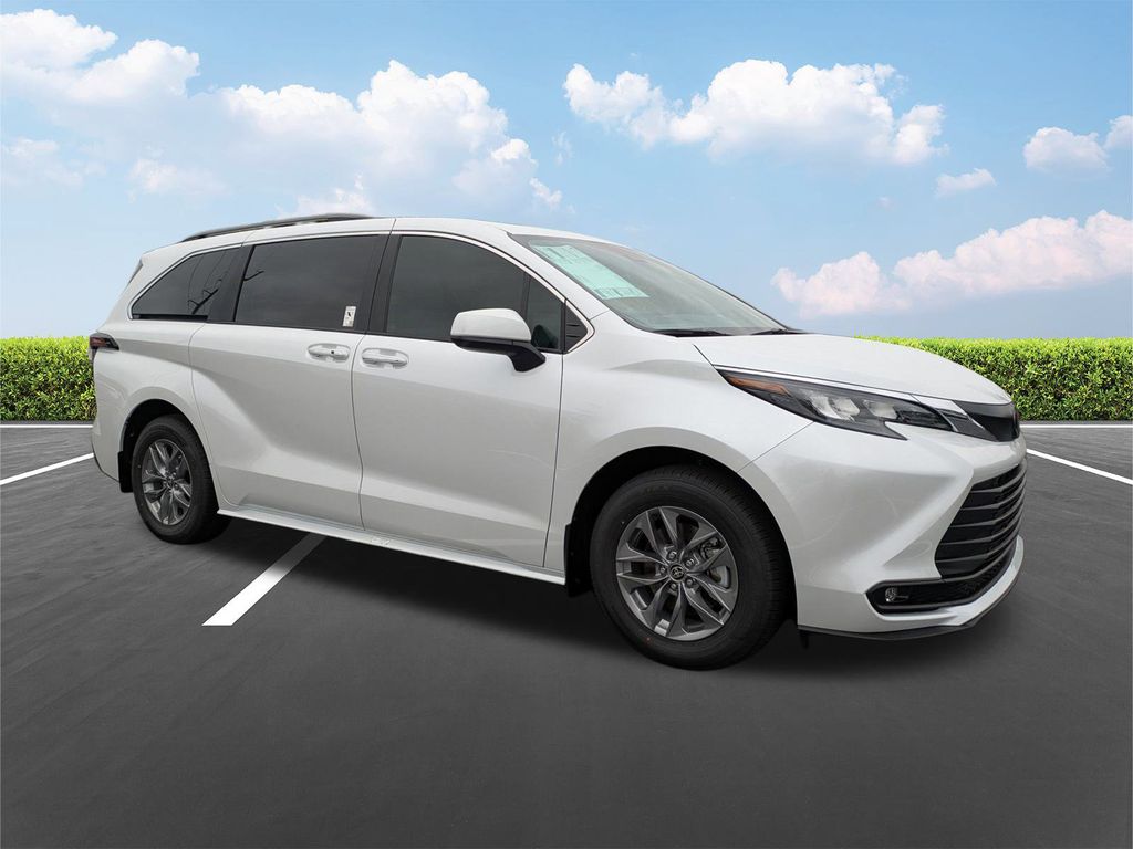 New 2026 Toyota Sienna XLE in Savannah GA | 5TDYRKEC7TS299446 | Chatham ...