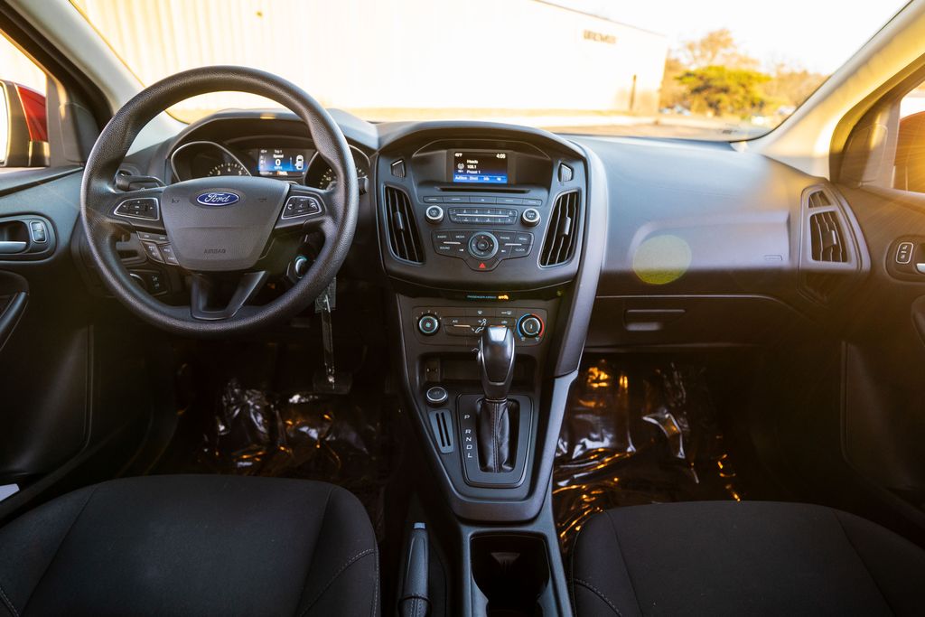 Used 2016 Ford Focus SE in Milwaukee WI | 1FADP3F29GL390165 | Umansky ...