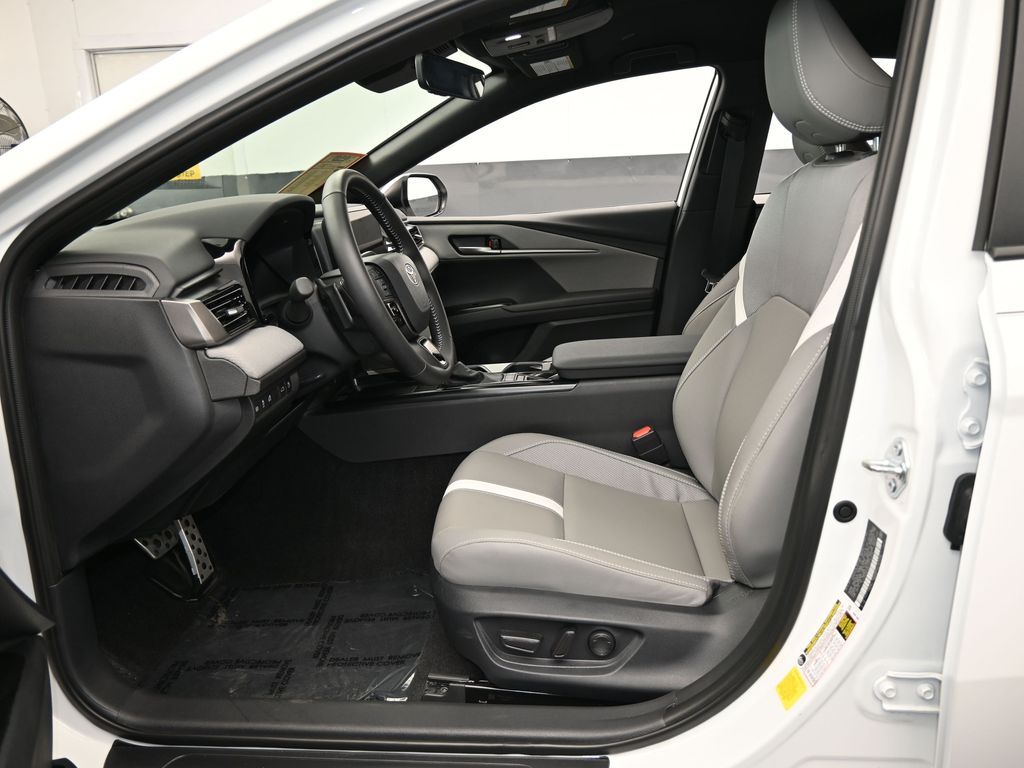 Pre-Owned 2026 Toyota Camry SE 4D Sedan in Miami Lakes #K5S254137A ...