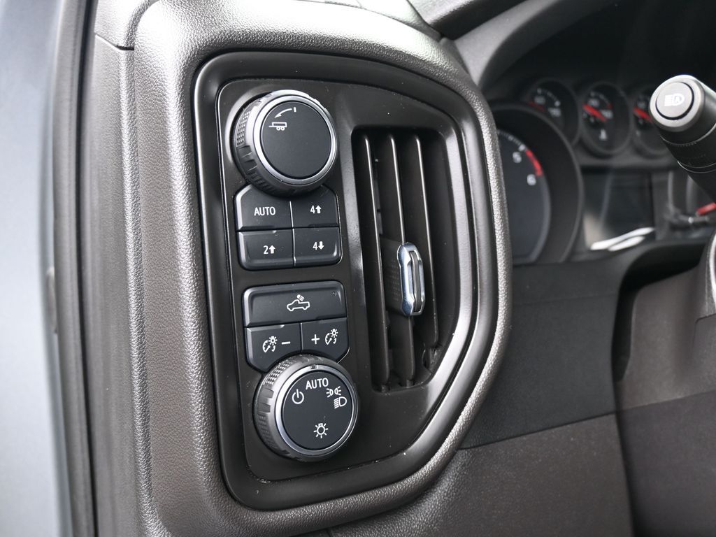 Pre-Owned 2024 Chevrolet Silverado 1500 Custom Trail Boss 4D Crew Cab ...