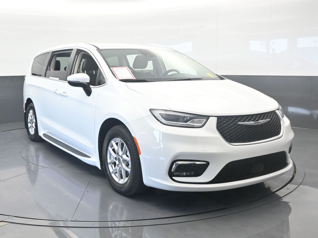 Pre-Owned 2023 Chrysler Pacifica Touring L 4D Passenger Van in Miami ...